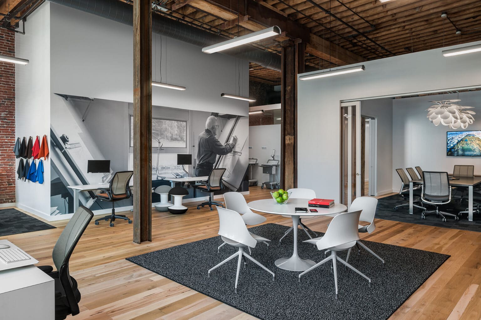 Humanscale Philadelphia Office & Showroom – The Sheward Partnership